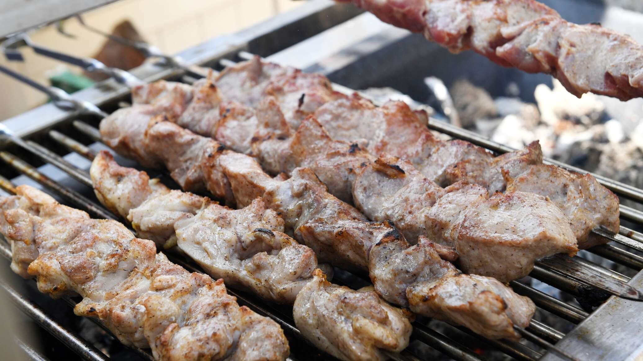 Балконда кәуап пісірген ақтаулықтар екі бірдей айыппұл арқалады - 01.03 ...