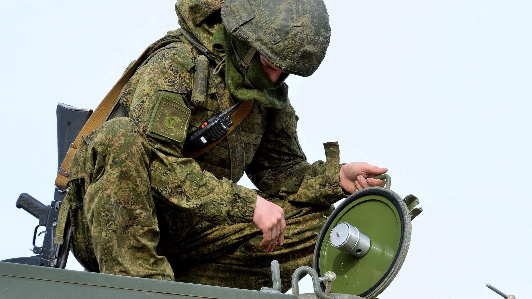 СВО: артиллеристы, штурмовики и снайперы России бьют противника по всем ...