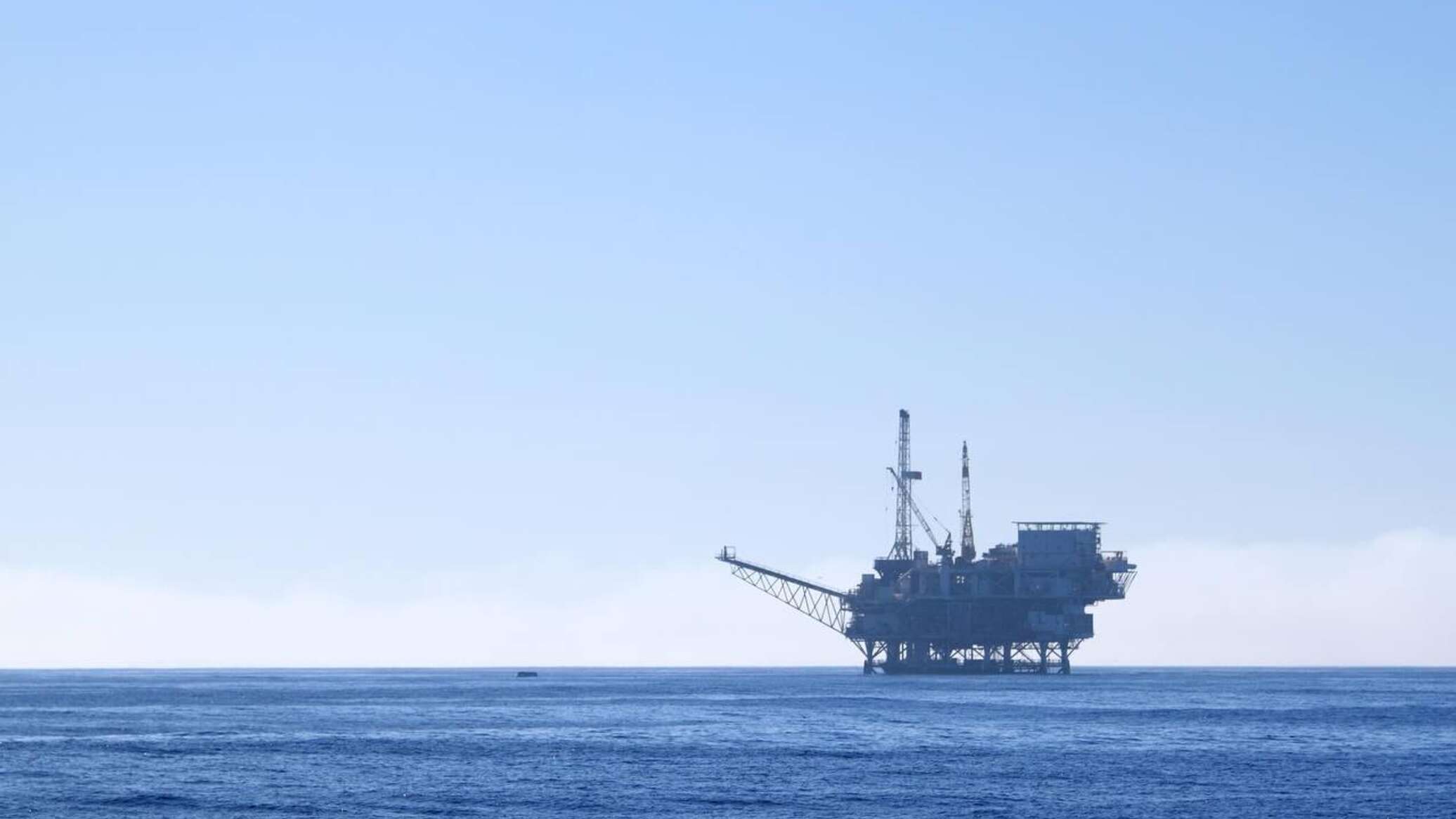 "Лукойл" и "КазМунайГаз" вложат $6 млрд в разработку месторождения на ...