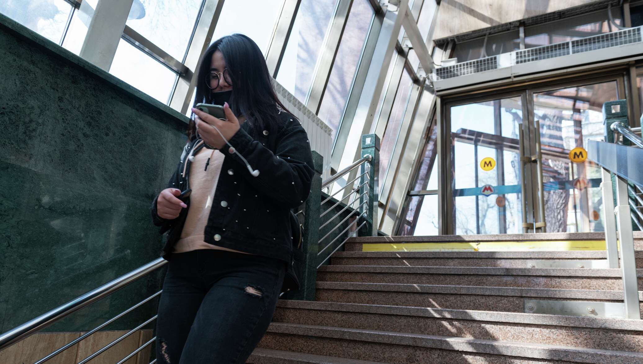 Всех алматинских школьниц пригласили бесплатно прокатиться на метро 8 ...